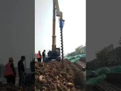 ボア掘削機