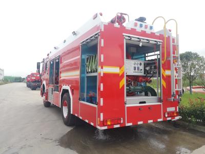 Cina Camion dei vigili del fuoco 6x4 della polvere asciutta di SINOTRUK 375HP con capacità della polvere 2000kg in vendita