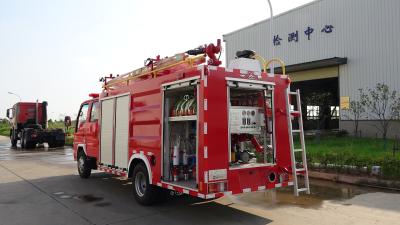 Cina schiuma dell'acqua del camion dei vigili del fuoco della polvere asciutta di capacità 300kg mini combinata 130hp in vendita