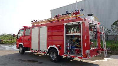 Cina schiuma dell'acqua del camion dei vigili del fuoco della polvere asciutta di capacità 300kg mini combinata 130hp in vendita