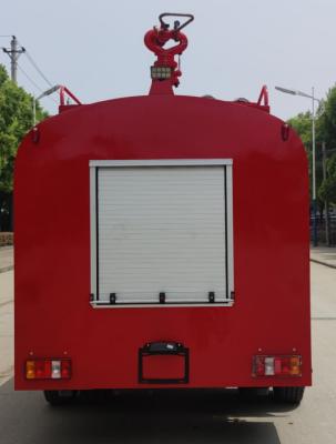 Cina camion dei vigili del fuoco 118KW del serbatoio di acqua 4x2 8000L per il salvataggio di emergenza antincendio in vendita