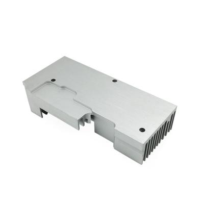 China Dissipador de calor de alumínio de anodização do perfil da precisão clara do CNC com tratamento de superfície à venda