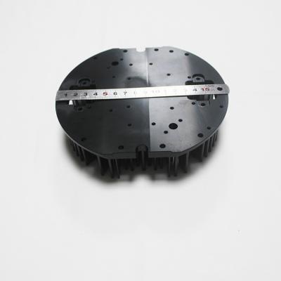 Cina Intorno al dissipatore di calore forgiato freddo dell'alluminio 1070 per il LED che si raffredda anodizzando 15cm nero in vendita