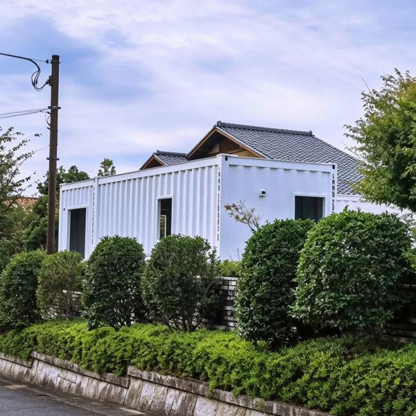 Quality Modern Luxury 20HC Prefabricated Flat Pack Steel Frame House Container Homes Prefab Tiny Home House ADUs for sale