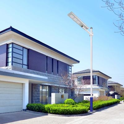 Cina 100w ha condotto il sistema di illuminazione solare della via tutto in uno 2 teste 700x220x50mm in vendita