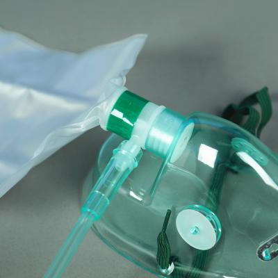 中国 非病院の750ml貯蔵所袋が付いている使い捨て可能なカテーテルの管のRebreatherのマスク 販売のため