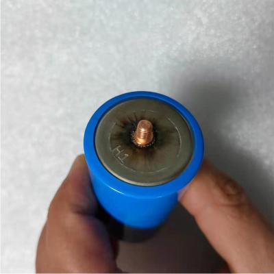 Cina batterie di 3.2V IFR32700 6000mah LiFePO4 ricaricabili con le viti in vendita