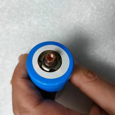 Cina batterie di 3.2V IFR32700 6000mah LiFePO4 ricaricabili con le viti in vendita