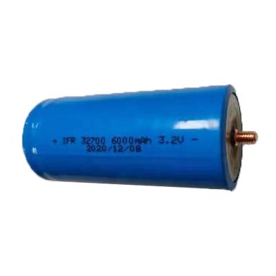 Cina batterie di 3.2V IFR32700 6000mah LiFePO4 ricaricabili con le viti in vendita