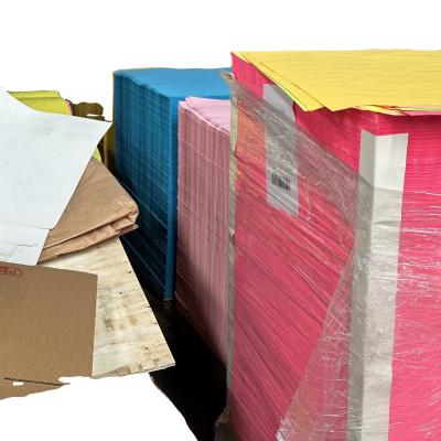 Cina Carta di stampa offset senza legno a colori con materiale di rivestimento PE Ordine personalizzato accettato in vendita