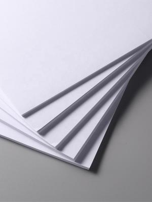中国 チェン・ミン 最高の写し紙 A4 複製紙 ジャンボロール 102-104% 明るさ 販売のため