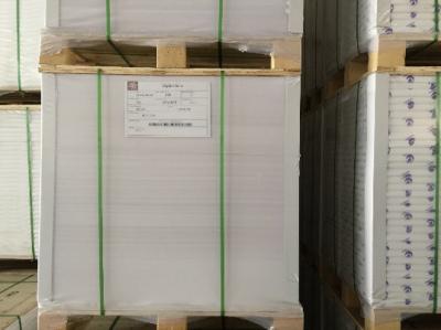 Cina Stampa offset di cartone pieghevole di avorio ecologico con pasta di legno a prezzi competitivi in vendita