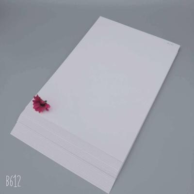 Cina Carta d'avorio rivestita da un lato di polpa bianca vergine per soluzioni di imballaggio in carta da mulino in vendita