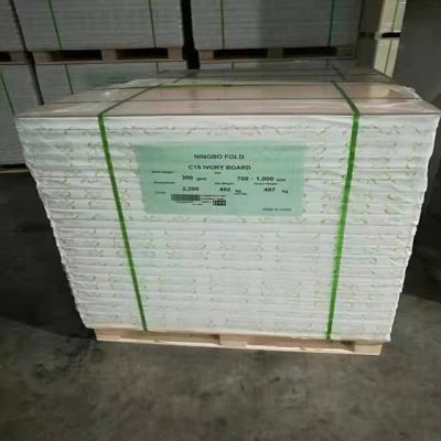 Cina 210/230/250/270/300/350gsm Ningbo Fold FBB/Ivory Board Perfetto per imballaggi cosmetici in vendita