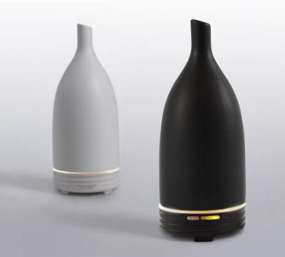 Cina umidificatore ceramico ceramico di superficie liscio della STAZIONE TERMALE del diffusore 20m2 dell'aroma 12W in vendita
