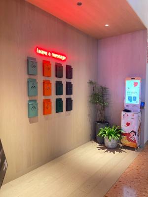 Китай 2/2/0.5 мм Деревянный дубовый ламинат Микроперфорированный акустический деревянный стенный панель строительный материал продается