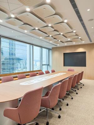 Китай 0.9NRC Микроперфорированная деревянная панель 2/2/0,5 мм Стенная акустическая деревянная звукопоглощающая доска продается