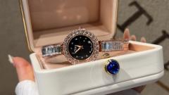 Women's Pink Dial Watch Gold Silver Fashion Quartz Wristwatch