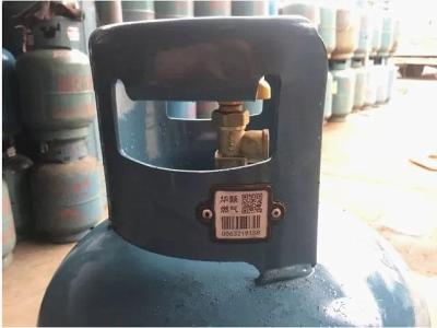 中国 バー コードの技術耐久シリンダー札が付いている解決を追跡するガス ポンプ 販売のため