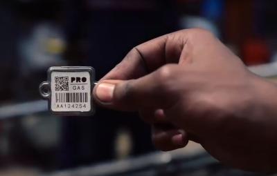 China Anti código de barras grosso UV 54*37mm do código de Qr do cilindro de 1.2mm Lpg à venda