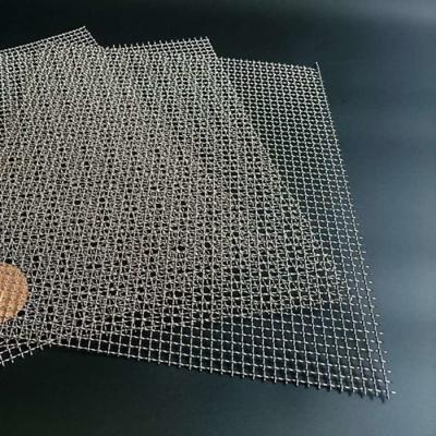 中国 高炭素の鋼鉄頑丈なひだを付けられた金網1m x 30m鉱山スクリーンの網 販売のため