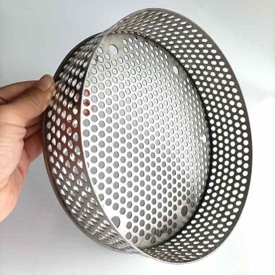 中国 円形のSeive 304のステンレス鋼の網のバスケットのこし器フィルター網は打ち抜いた 販売のため