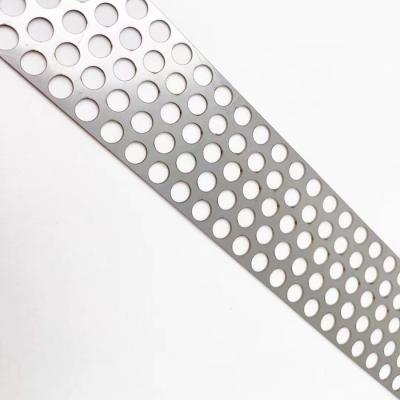 Cina ISO Certification Stainless Steel Round Hole Filter Perforated Metal Sheet 0.5mm-7mm in vendita