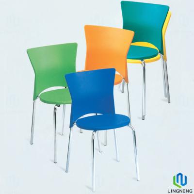 Cina Mobili in plastica di colore durevole Sedie di plastica per il tempo libero in vendita
