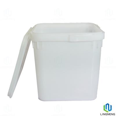 China Botti di plastica quadrati da 23L impilabili instabili con coperchio for sale