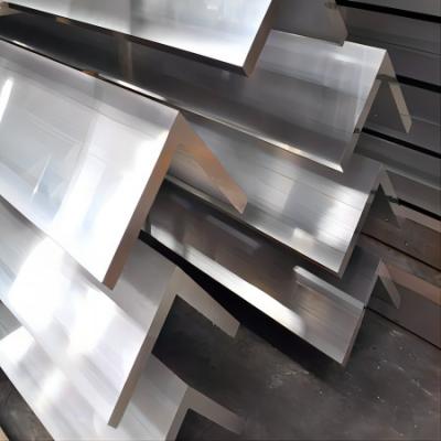 Cina 5083 T5 Aluminum Angle Equal Side 100*100mm Customized Alloy Profile in vendita