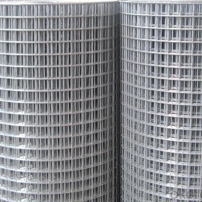 China Galvanized 14 Gauge Welded Wire Rolls Balanced Flexibility & Rigidity for sale
