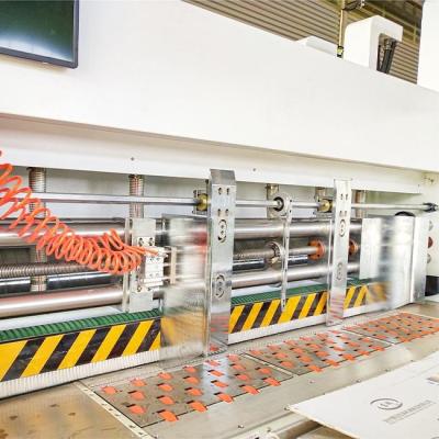 Κίνα Πλαίσιο τέσσερα χαρτοκιβωτίων Flexographic μηχανή εκτύπωσης χαρτοκιβωτίων χρώματος με τον τεμαχισμό προς πώληση