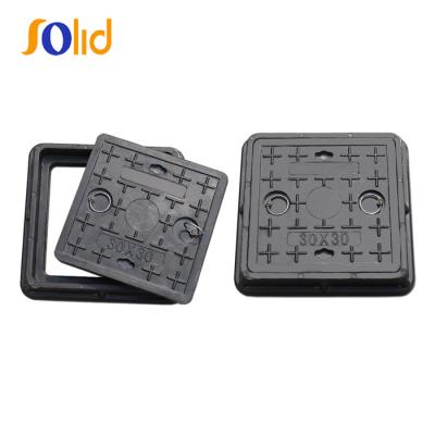China En124 C250 Plastic Sewer Manhole Cover with Lock (C/O600) for sale