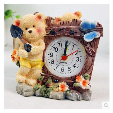 China Brinquedo criativo novo do despertador da resina do urso do produto do presente à venda