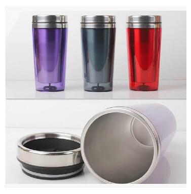 China O produto criativo novo do presente coloriu o copo de aço inoxidável das canecas à venda