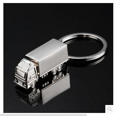 China Keyrings criativos novos do keychain do carro do caminhão do metal do produto do presente à venda