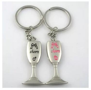 China Keyrings criativos novos do keychain do presente de casamento do copo do vinho dos elogios do produto do presente à venda