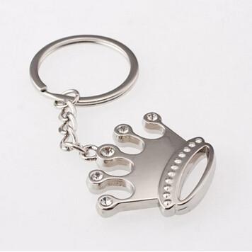 China Metal criativo novo do produto do presente os keyrings do keychain da coroa à venda