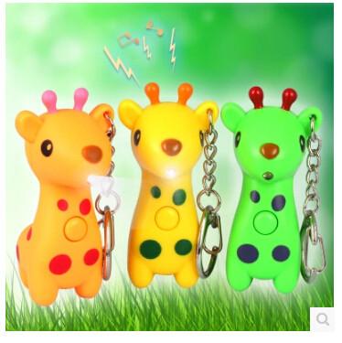 China Os cervos animais dos desenhos animados criativos novos do produto do presente conduziram keyrings claros do keychain com som à venda