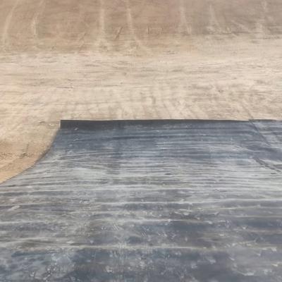 Cina 40mil LLDPE impermeabilizzante EDPM PEHD LDPE HDPE Damiera a rullo liscio di stagno Geomembrana per stagno 0,15mm in vendita