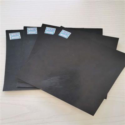 Cina 50-100m/roll 1.0mm Pond Liner Geomembrane per il progetto di piscina nelle Filippine in vendita