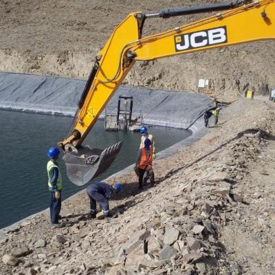 Cina Geomembrana in HDPE per discarica con progettazione impermeabile liscia lunghezza 50-200m e garantita in vendita