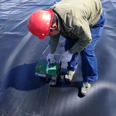 Cina Geomembrana in HDPE larghezza 1m-8m resistente all'acqua diga stagno densità di rivestimento 0,940g/cm3 in vendita
