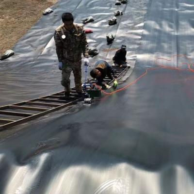 Cina Capacità di progettazione grafica Stile industriale HDPE Geomembrane Liner 1.0 mm per stagno in vendita