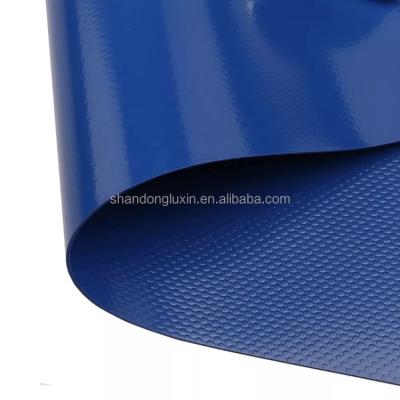 China Dimensões personalizáveis Tela de PVC azul Material durável Largura máxima de 2 m para cobrir itens à venda