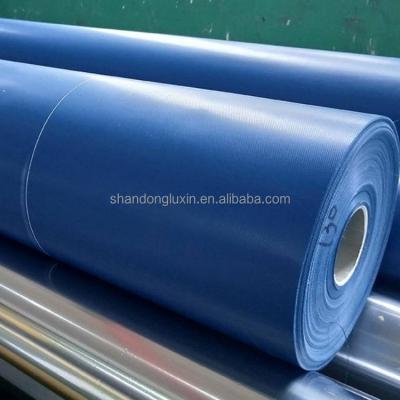 China Dimensões personalizáveis Tela de PVC azul Material durável Largura máxima de 2 m para cobrir itens à venda