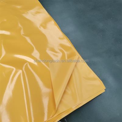 Cina Tela di PVC giallo resistente agli UV impermeabile all'umidità per applicazioni versatili in vendita
