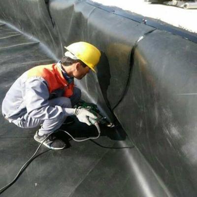 中国 ホットウォータータンクのための光り輝くジオメムラン EPDM ブループーンライナー 防水材料 魚場 販売のため
