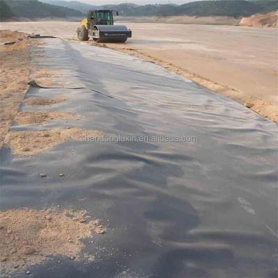 China Rolo de geomembrana de HDPE de 1 mm para revestimento de piscinas de peixe e equipamentos de aquicultura à venda