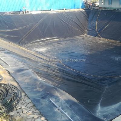 China Rolo de geomembrana de HDPE de 1 mm para revestimento de piscinas de peixe e equipamentos de aquicultura à venda